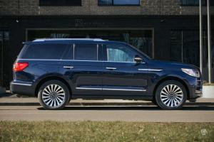 Zils Lincoln Navigator 2019 Rīga, ar dzinēja tilpumu 3.50 L un nobraukumu 155 tūkst. km par 39500 €, foto 20 vietnē AUTOMOTO.COM.LV