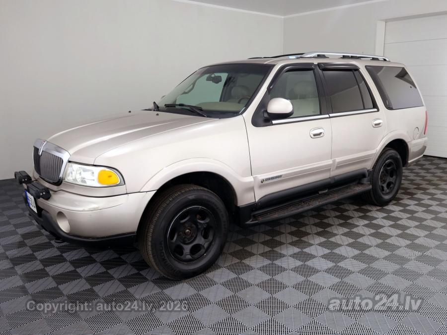 Lincoln Navigator 2000 in Tallinn, with an engine capacity of 5.40 L and mileage of 194 thousand km for 2499 €, photo 3 on AUTOMOTO.COM.LV