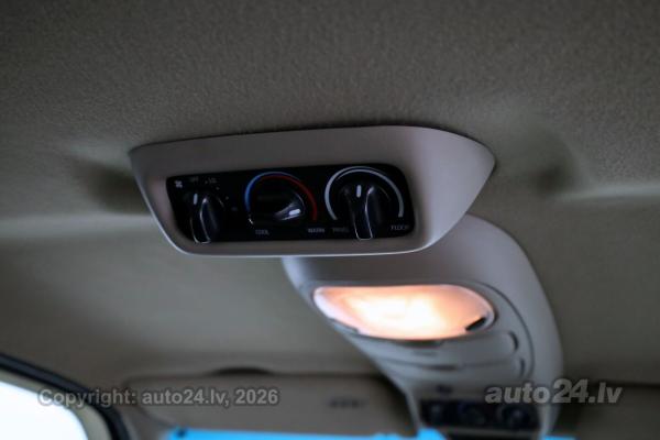 Lincoln Navigator 2000 Tallina, ar dzinēja tilpumu 5.40 L un nobraukumu 194 tūkst. km par 2499 €, foto 10 vietnē AUTOMOTO.COM.LV