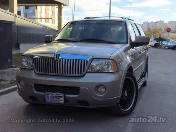 Lincoln Navigator 2004 Tallina, ar dzinēja tilpumu 5.40 L un nobraukumu 250 tūkst. km par 2999 €, foto 4 vietnē AUTOMOTO.COM.LV