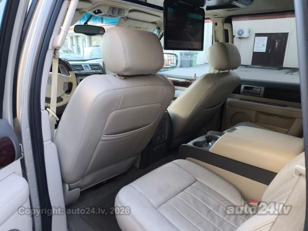 Lincoln Navigator 2004 Tallina, ar dzinēja tilpumu 5.40 L un nobraukumu 250 tūkst. km par 2999 €, foto 10 vietnē AUTOMOTO.COM.LV