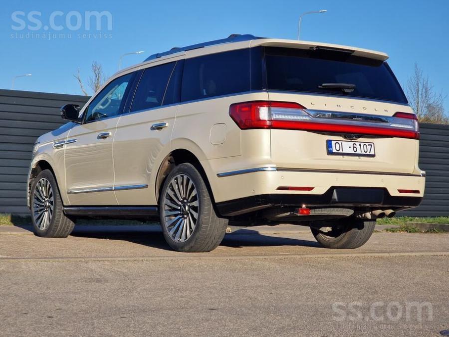 Lincoln Navigator 2018 Rīga, ar dzinēja tilpumu 3.50 L un nobraukumu 230 tūkst. km par 32500 €, foto 4 vietnē AUTOMOTO.COM.LV
