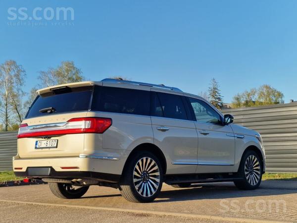 Lincoln Navigator 2018 Rīga, ar dzinēja tilpumu 3.50 L un nobraukumu 230 tūkst. km par 32500 €, foto 4 vietnē AUTOMOTO.COM.LV