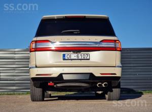 Lincoln Navigator 2018 Rīga, ar dzinēja tilpumu 3.50 L un nobraukumu 230 tūkst. km par 32500 €, foto 9 vietnē AUTOMOTO.COM.LV