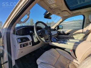Lincoln Navigator 2018 Rīga, ar dzinēja tilpumu 3.50 L un nobraukumu 230 tūkst. km par 32500 €, foto 12 vietnē AUTOMOTO.COM.LV