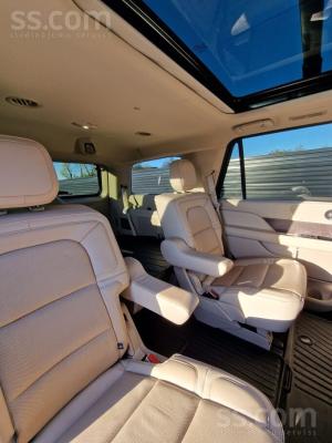 Lincoln Navigator 2018 Rīga, ar dzinēja tilpumu 3.50 L un nobraukumu 230 tūkst. km par 32500 €, foto 14 vietnē AUTOMOTO.COM.LV