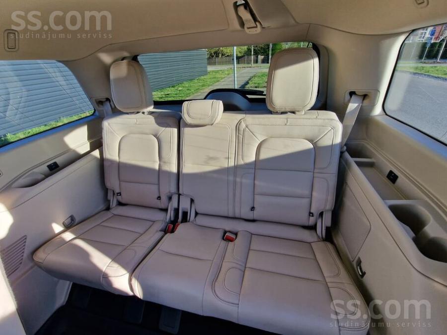 Lincoln Navigator 2018 Rīga, ar dzinēja tilpumu 3.50 L un nobraukumu 230 tūkst. km par 32500 €, foto 18 vietnē AUTOMOTO.COM.LV