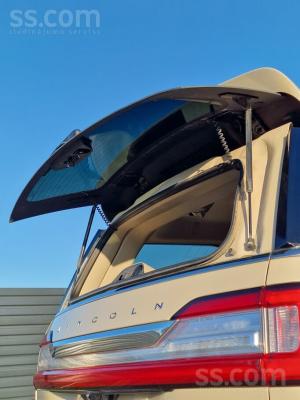 Lincoln Navigator 2018 Rīga, ar dzinēja tilpumu 3.50 L un nobraukumu 230 tūkst. km par 32500 €, foto 25 vietnē AUTOMOTO.COM.LV