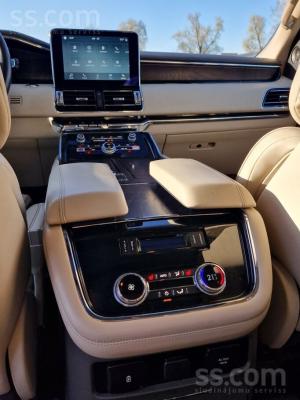 Lincoln Navigator 2018 Rīga, ar dzinēja tilpumu 3.50 L un nobraukumu 230 tūkst. km par 32500 €, foto 30 vietnē AUTOMOTO.COM.LV