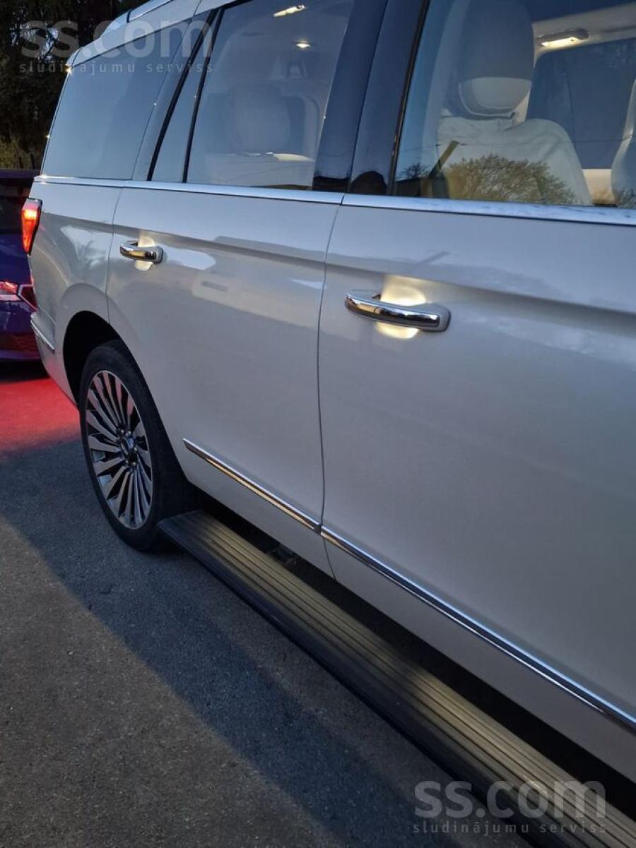 Lincoln Navigator 2018 Rīga, ar dzinēja tilpumu 3.50 L un nobraukumu 230 tūkst. km par 32500 €, foto 36 vietnē AUTOMOTO.COM.LV
