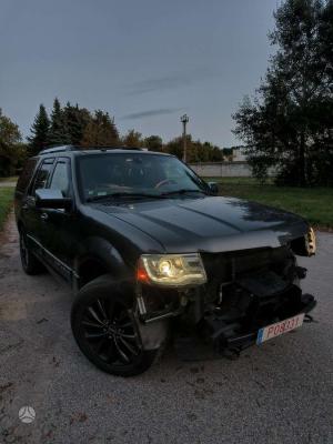 Grey Lincoln Navigator 2016 in Vilnius, with an engine capacity of 3.50 L and mileage of 260 thousand km for 9150 €, photo  on AUTOMOTO.COM.LV