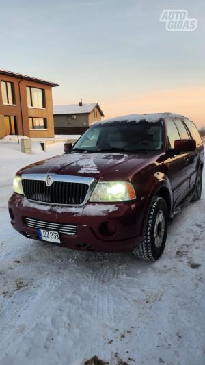 Red Lincoln Navigator 2004 in Vilnius, with an engine capacity of 5.40 L and mileage of 336 thousand km for 3200 €, photo  on AUTOMOTO.COM.LV