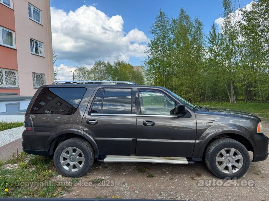 Lincoln Navigator 2005 Narva, ar dzinēja tilpumu 5.40 L un nobraukumu 323 tūkst. km par 4000 €, foto 18 vietnē AUTOMOTO.COM.LV