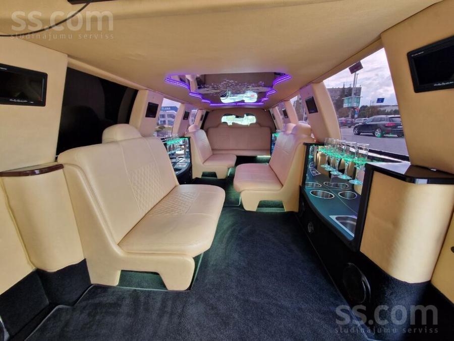 Balts Lincoln Navigator 1998 Rīga, ar dzinēja tilpumu 5.40 L un nobraukumu 129 tūkst. km par 13300 €, foto 6 vietnē AUTOMOTO.COM.LV