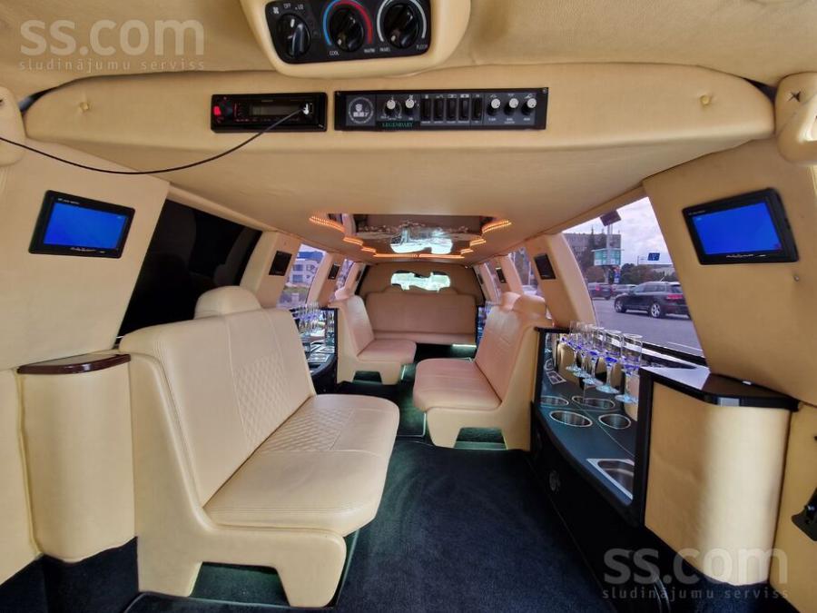 Balts Lincoln Navigator 1998 Rīga, ar dzinēja tilpumu 5.40 L un nobraukumu 129 tūkst. km par 13300 €, foto 8 vietnē AUTOMOTO.COM.LV