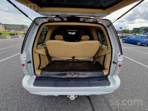 Balts Lincoln Navigator 1998 Rīga, ar dzinēja tilpumu 5.40 L un nobraukumu 129 tūkst. km par 13300 €, foto 14 vietnē AUTOMOTO.COM.LV