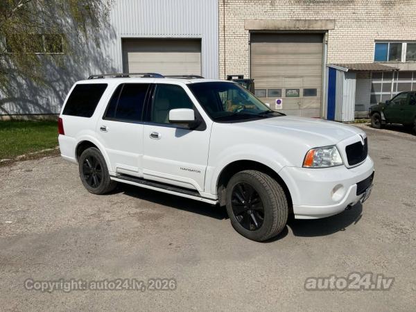 Balts Lincoln Navigator 2003 Pērnava, ar dzinēja tilpumu 5.40 L un nobraukumu 272 tūkst. km par 8500 €, foto 2 vietnē AUTOMOTO.COM.LV