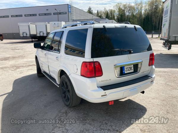 Balts Lincoln Navigator 2003 Pērnava, ar dzinēja tilpumu 5.40 L un nobraukumu 272 tūkst. km par 8500 €, foto 6 vietnē AUTOMOTO.COM.LV
