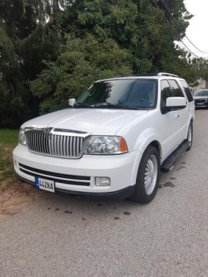 White Lincoln Navigator 2006 in Rapina, with an engine capacity of 5.40 L and mileage of 266 thousand km for 6000 €, photo  on AUTOMOTO.COM.LV