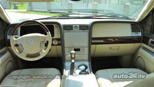 White Lincoln Navigator 2006 in Tallinn, with an engine capacity of 5.40 L and mileage of 192 thousand km for 5900 €, photo 1 on AUTOMOTO.COM.LV