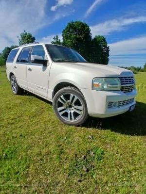 Balts Lincoln Navigator 2007 Tallina, ar dzinēja tilpumu 5.40 L un nobraukumu 0 tūkst. km par 9000 €, foto  vietnē AUTOMOTO.COM.LV