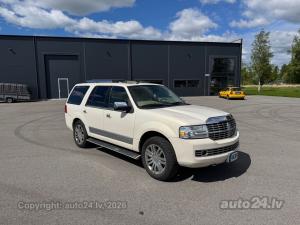 Balts Lincoln Navigator 2007 Tallina, ar dzinēja tilpumu 5.40 L un nobraukumu 326 tūkst. km par 6900 €, foto 3 vietnē AUTOMOTO.COM.LV