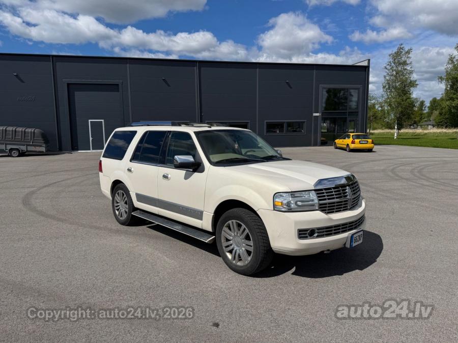 Balts Lincoln Navigator 2007 Tallina, ar dzinēja tilpumu 5.40 L un nobraukumu 326 tūkst. km par 6900 €, foto 3 vietnē AUTOMOTO.COM.LV