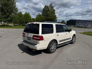 Balts Lincoln Navigator 2007 Tallina, ar dzinēja tilpumu 5.40 L un nobraukumu 326 tūkst. km par 6900 €, foto 4 vietnē AUTOMOTO.COM.LV