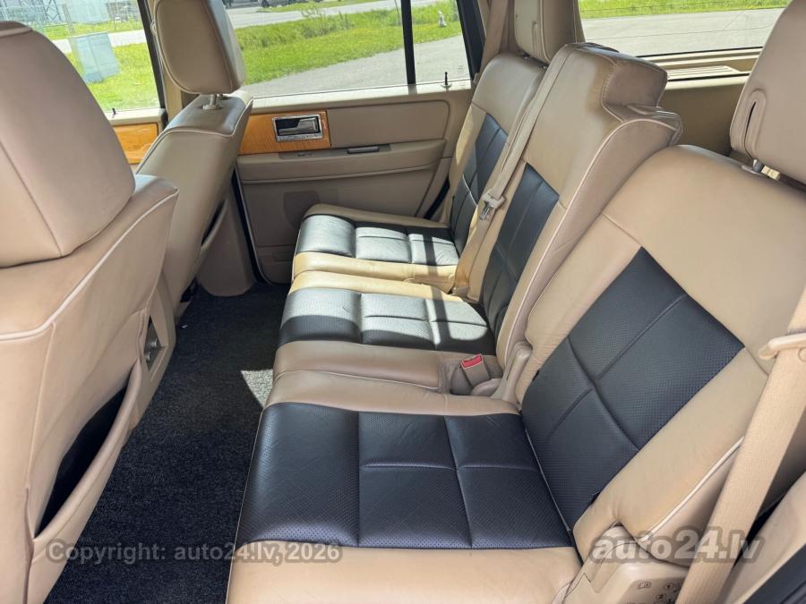 Balts Lincoln Navigator 2007 Tallina, ar dzinēja tilpumu 5.40 L un nobraukumu 326 tūkst. km par 6900 €, foto 10 vietnē AUTOMOTO.COM.LV