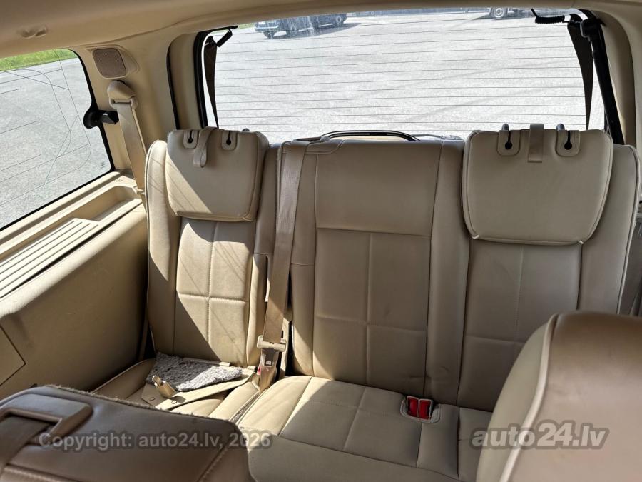 Balts Lincoln Navigator 2007 Tallina, ar dzinēja tilpumu 5.40 L un nobraukumu 326 tūkst. km par 6900 €, foto 11 vietnē AUTOMOTO.COM.LV