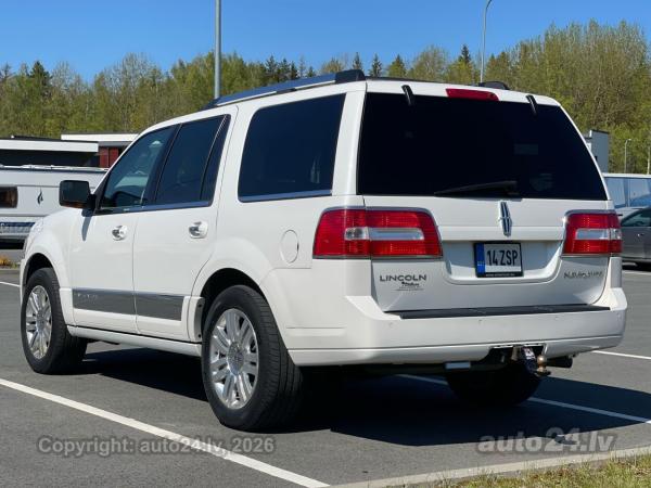 Balts Lincoln Navigator 2012 Tallina, ar dzinēja tilpumu 5.40 L un nobraukumu 0 tūkst. km par 12999 €, foto 2 vietnē AUTOMOTO.COM.LV