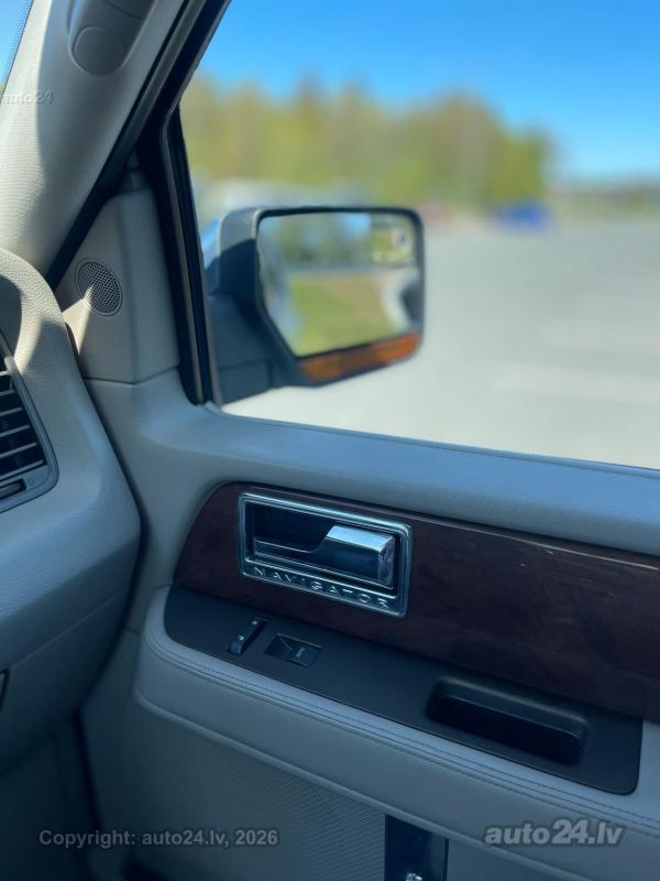 Balts Lincoln Navigator 2012 Tallina, ar dzinēja tilpumu 5.40 L un nobraukumu 0 tūkst. km par 12999 €, foto 9 vietnē AUTOMOTO.COM.LV