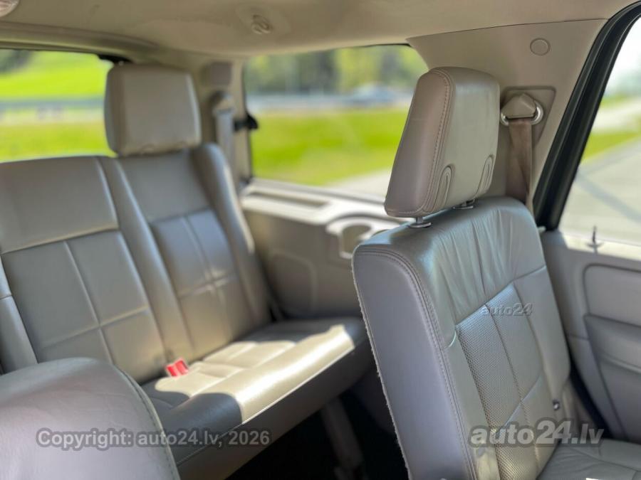 Balts Lincoln Navigator 2012 Tallina, ar dzinēja tilpumu 5.40 L un nobraukumu 0 tūkst. km par 12999 €, foto 11 vietnē AUTOMOTO.COM.LV