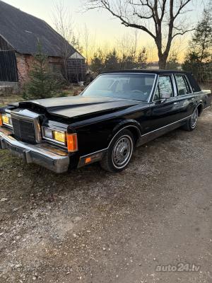 Black Lincoln town-car 1988 in Tartu, with an engine capacity of 5.00 L and mileage of 160 thousand km for 12000 €, photo  on AUTOMOTO.COM.LV