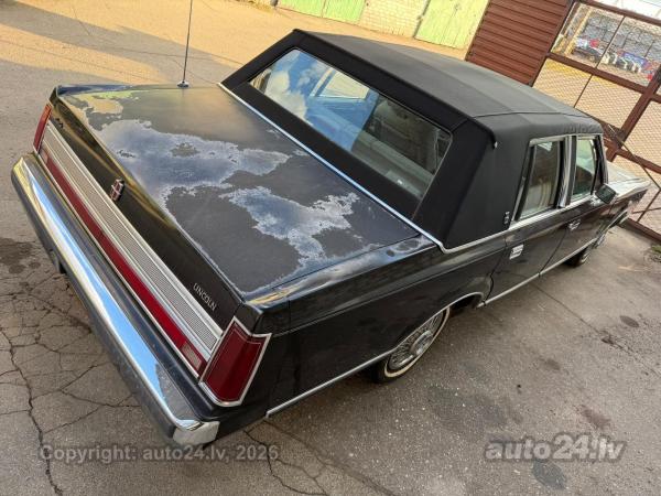 Black Lincoln town-car 1988 in Tartu, with an engine capacity of 5.00 L and mileage of 160 thousand km for 12000 €, photo 6 on AUTOMOTO.COM.LV