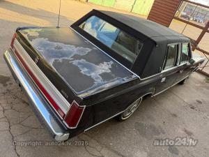 Black Lincoln town-car 1988 in Tartu, with an engine capacity of 5.00 L and mileage of 160 thousand km for 12000 €, photo 7 on AUTOMOTO.COM.LV