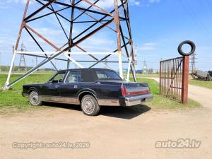 Black Lincoln town-car 1988 in Tartu, with an engine capacity of 5.00 L and mileage of 160 thousand km for 12000 €, photo 11 on AUTOMOTO.COM.LV