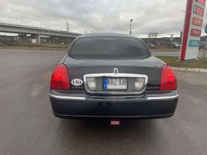 Melns Lincoln town-car 2009 Kauņa, ar dzinēja tilpumu 4.60 L un nobraukumu 198 tūkst. km par 3900 €, foto 5 vietnē AUTOMOTO.COM.LV