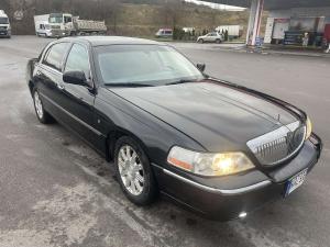 Melns Lincoln town-car 2009 Kauņa, ar dzinēja tilpumu 4.60 L un nobraukumu 198 tūkst. km par 3900 €, foto 8 vietnē AUTOMOTO.COM.LV