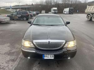 Melns Lincoln town-car 2009 Kauņa, ar dzinēja tilpumu 4.60 L un nobraukumu 198 tūkst. km par 3900 €, foto 9 vietnē AUTOMOTO.COM.LV