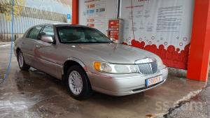 Lincoln town-car 1998 in Riga, with an engine capacity of 4.60 L and mileage of 200 thousand km for 2500 €, photo 3 on AUTOMOTO.COM.LV