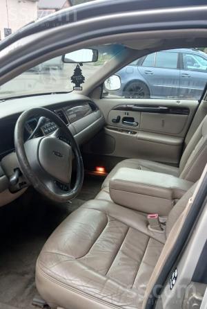 Lincoln town-car 1998 in Riga, with an engine capacity of 4.60 L and mileage of 200 thousand km for 2500 €, photo 6 on AUTOMOTO.COM.LV
