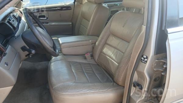 Lincoln town-car 1998 in Riga, with an engine capacity of 4.60 L and mileage of 200 thousand km for 2500 €, photo 6 on AUTOMOTO.COM.LV
