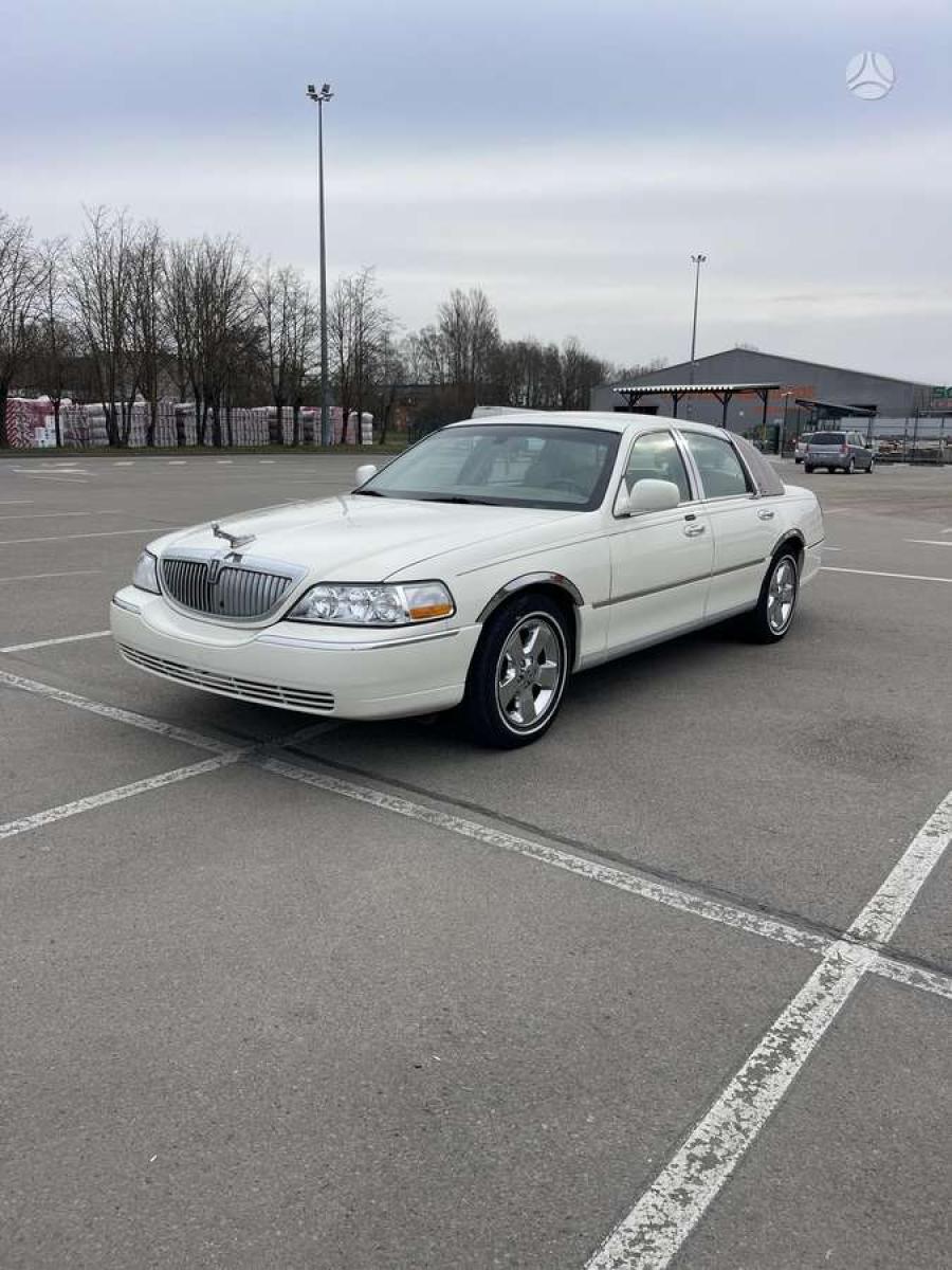 White Lincoln town-car 2007 in Kaunas, with an engine capacity of 4.60 L and mileage of 312 thousand km for 5500 €, photo 3 on AUTOMOTO.COM.LV