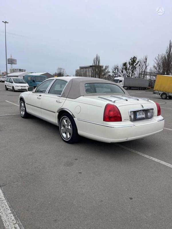 White Lincoln town-car 2007 in Kaunas, with an engine capacity of 4.60 L and mileage of 312 thousand km for 5500 €, photo 5 on AUTOMOTO.COM.LV