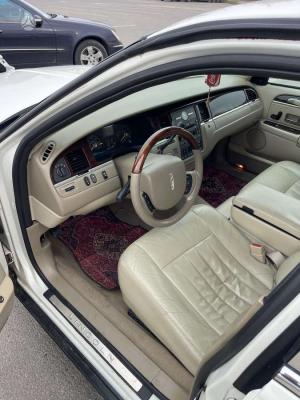 White Lincoln town-car 2007 in Kaunas, with an engine capacity of 4.60 L and mileage of 312 thousand km for 5500 €, photo 10 on AUTOMOTO.COM.LV