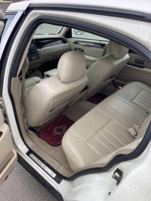 White Lincoln town-car 2007 in Kaunas, with an engine capacity of 4.60 L and mileage of 312 thousand km for 5500 €, photo 12 on AUTOMOTO.COM.LV