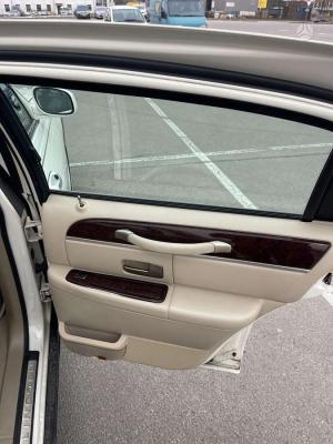 White Lincoln town-car 2007 in Kaunas, with an engine capacity of 4.60 L and mileage of 312 thousand km for 5500 €, photo 16 on AUTOMOTO.COM.LV
