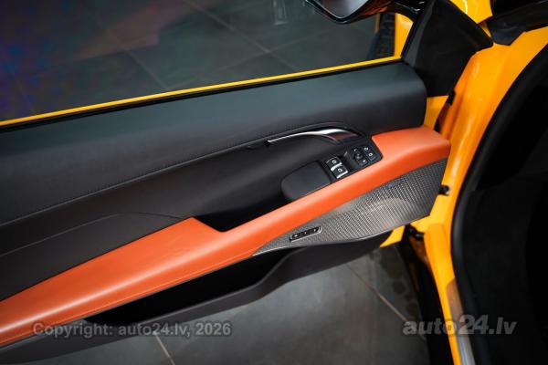 Dzeltens Lotus Emira 2023 Tallina, ar dzinēja tilpumu 3.50 L un nobraukumu 16 tūkst. km par 117900 €, foto 7 vietnē AUTOMOTO.COM.LV