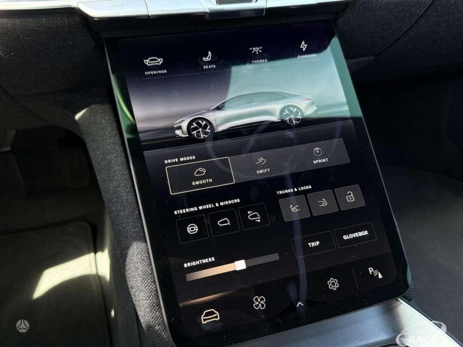Серый Lucid Air 2025 в Клайпеда, объемом двигателя 0.00 л и пробегом 10 тыс. км за 70900 €, фото 32 на AUTOMOTO.COM.LV